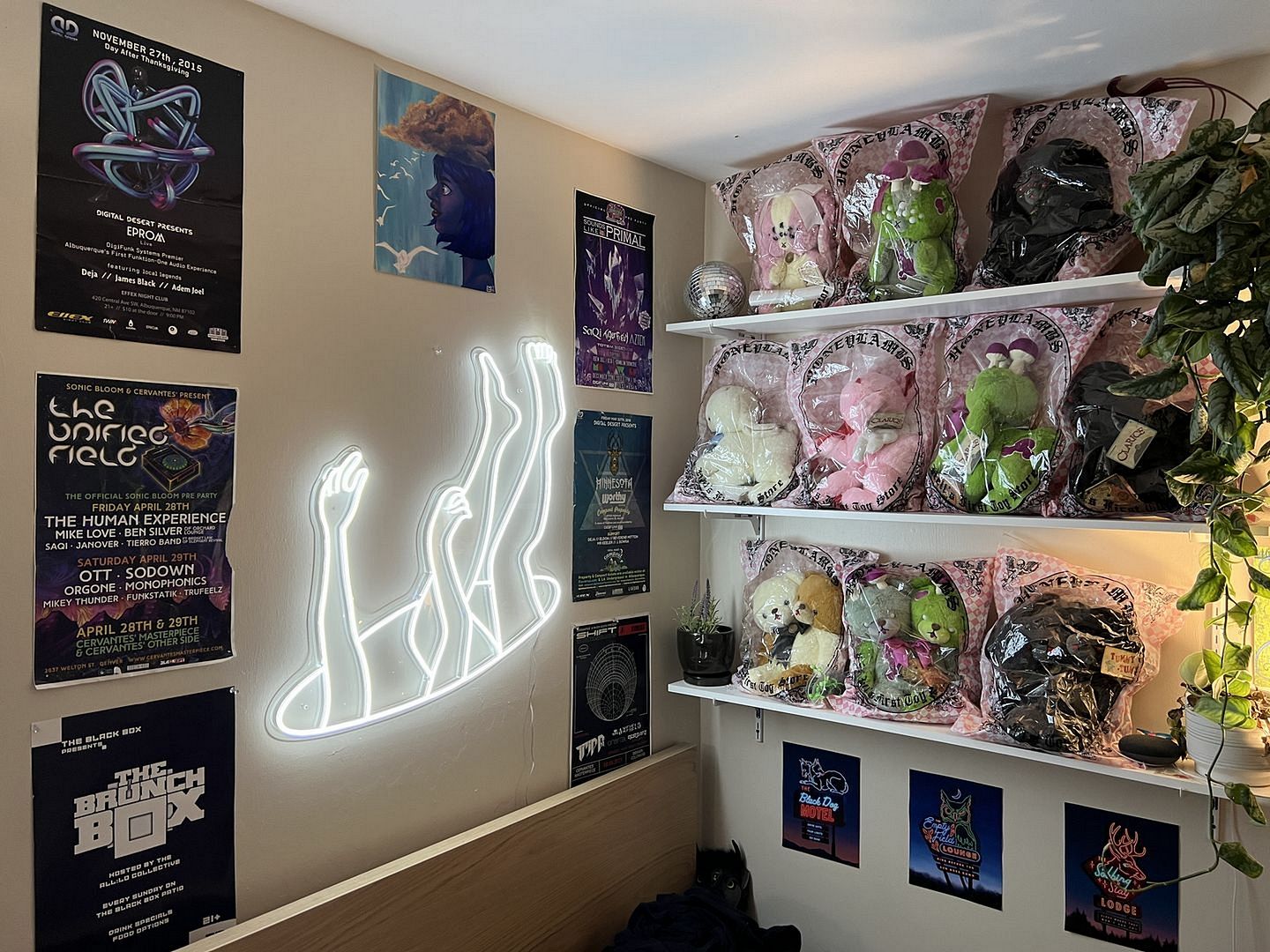 Custom Made Neon Signs, Falling Neon Sign, LED Business Sign – AOOS